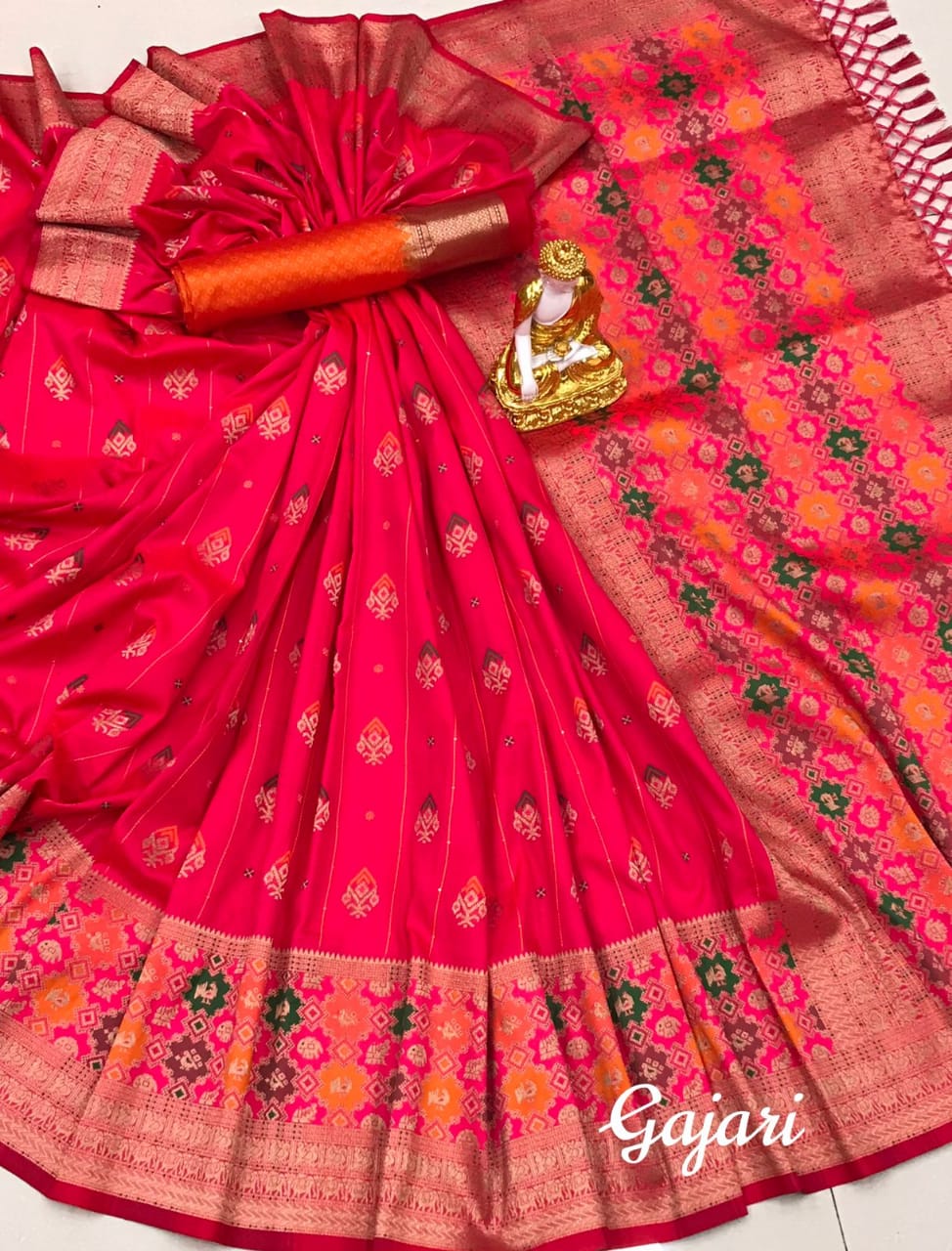 Gajari color banarasi silk saree with rich pallu